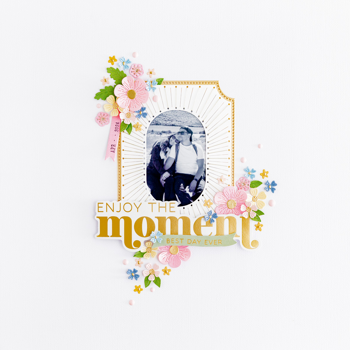 Enjoy the Moment Layout with Spellbinders Clubs - Guía De Manualidades